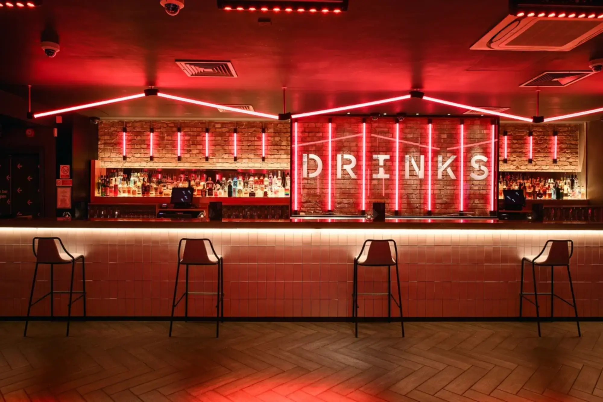 Bar Lights: Jenis, Fungsi, dan Tips Pencahayaan Bar - GSI Indonesia